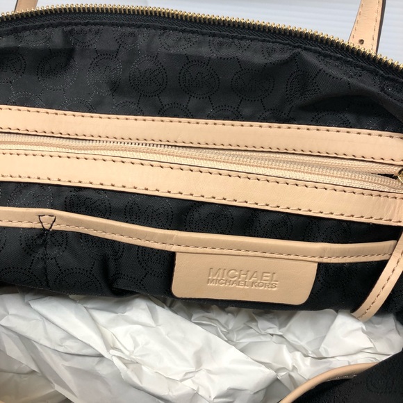 MICHAEL Michael Kors | Bags | Michael Kors Black Snake Skin Pattern ...